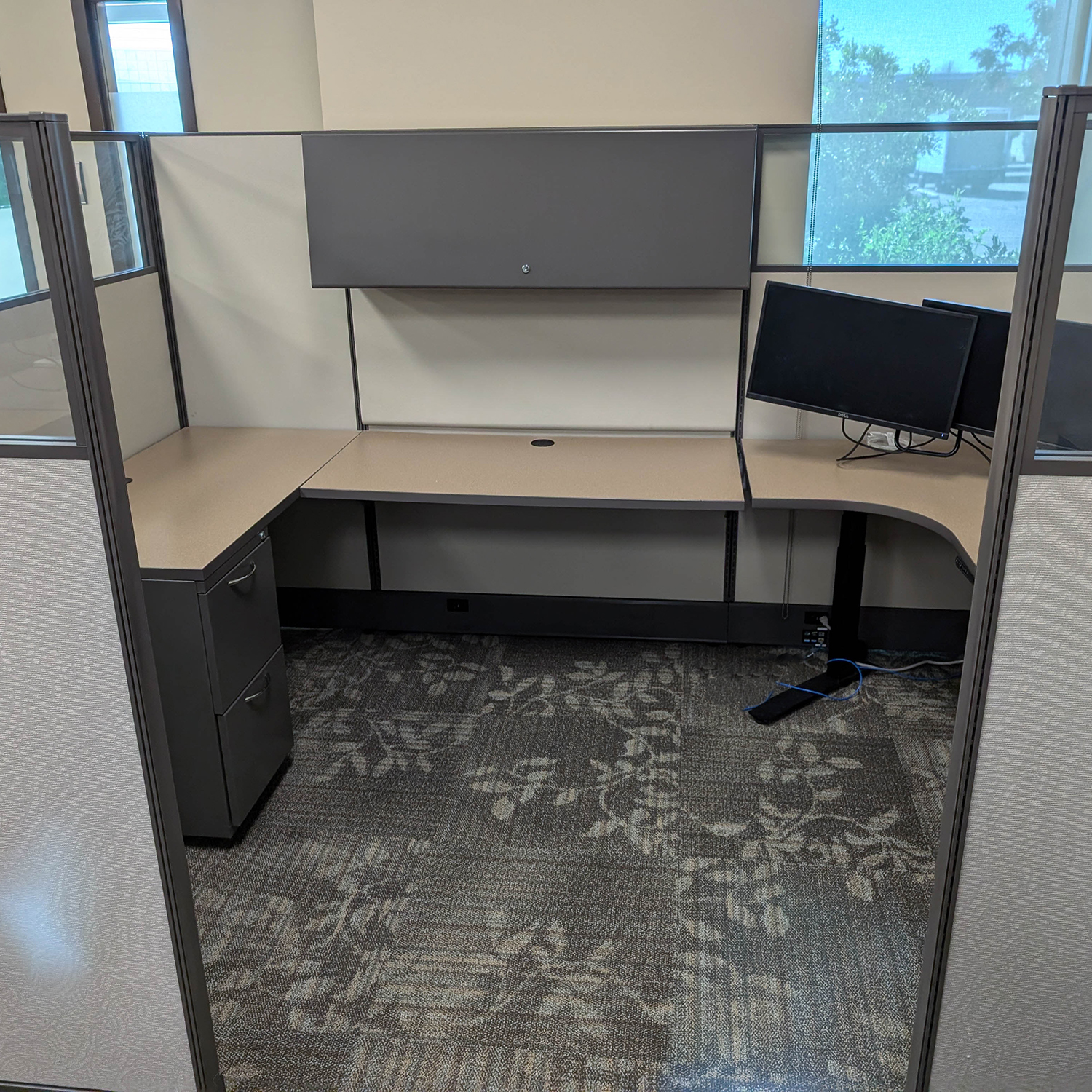 9.5 x 6.5 AIS Divi Used Manager Station, Taupe - Sold as Standalone - National Office Interiors ...