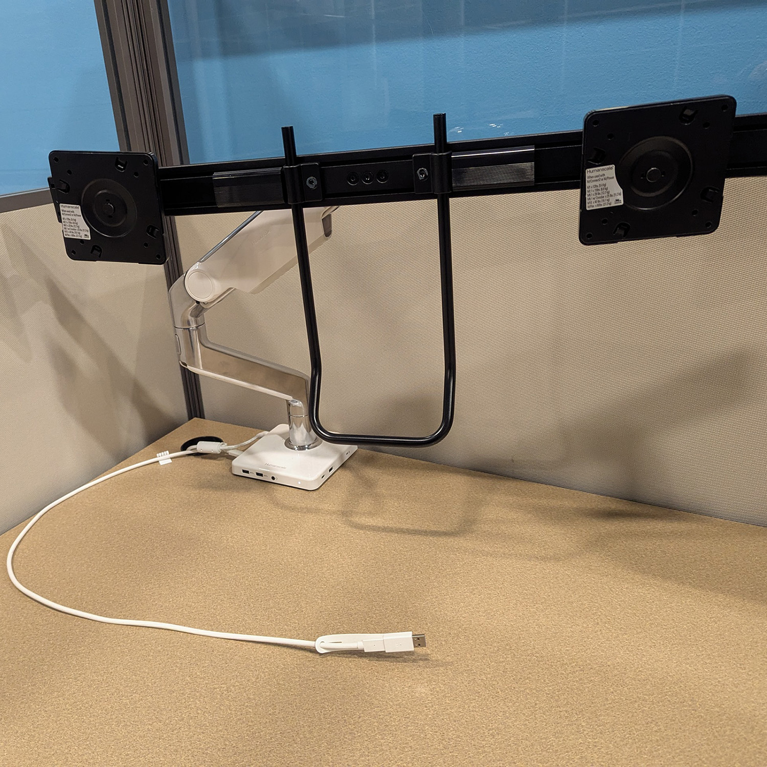 Humanscale Used M/Connect™ 2 Docking Station with Dual Monitor Mounts ...
